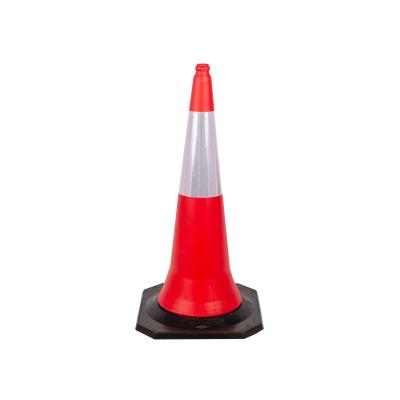China Heavy Duty High Visibility Qatar Road Traffic Cone 5KG for sale