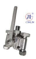 China Screwed Cryogenic 5 Way Ball Valve Featuring PCTFE Seat Material for sale