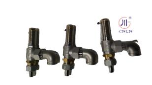 China Stainless Steel Cryogenic Safety Valve with 4.0Mpa Pressure Rating for -196°C to +120°C Applications for sale