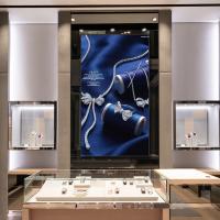 China Commercial Android Wall Mounted Digital Signage Advertising Display Player 4K UHD LCD Screen Ad Player for sale