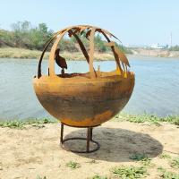 China Outdoor 6mm Thick Rusted Steel Fire Pit Balls Sphere Packing Wooden Box for sale