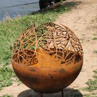 China Outdoor 6mm Thick Rusted Steel Fire Pit Balls Sphere Packing Wooden Box for sale