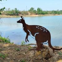 China High Durable Rust-Resistant Garden Metal Decorations Opossum Shape for sale