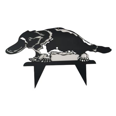 China Custom Yard Oem Garden Metal Ornaments Embellishments Crocodile Shape Cutting for sale