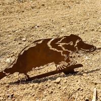 China Custom Yard Oem Garden Metal Ornaments Embellishments Crocodile Shape Cutting for sale