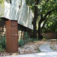 China Polishing Craft Weathering Steel Sculptures Outdoor Metal Art Post Boxes for sale