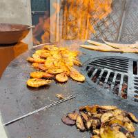 China 40 People Base 2mm Camping Fire Pit Grill ISO9001 Corten BBQ for sale