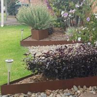China 1.6mm Core Edge Flexible Steel Lawn Edging Corten SGS Garden Metal Ornaments for sale