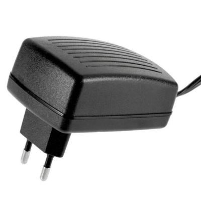China 12V 1A/1.5A/1000mA/2000mA Power Adapter with Plug In Connection and AC100-240V Input for sale