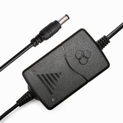 China 24V Desktop Power Adapter 12V 2A for Plug In Connection C-Power AC 100-240V Input for sale