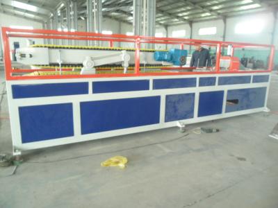 China WPC Profile Production Line with Double Screw Extruder - 160-280kg/h Output, 400mm Max Width for PE/PP/PVC Wood Composite Manufacturing for sale