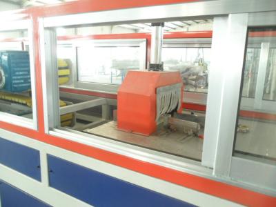 China Professional WPC Profile Production Line with 160-280kg/h Output and 400mm Max Width for Outdoor Landscape Applications for sale