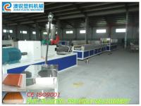 China PVC WPC Wood Plastic Composite Profile Extrusion Line 300-450kg/h Output Capacity for sale