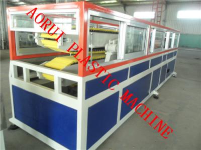 China WPC Wall Panel / Decking Plastic Profile Extrusion Line 160-280kg/h for sale