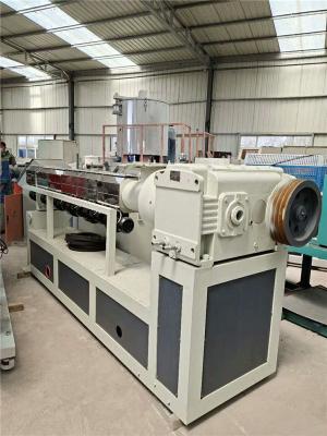 China PP Single Extruder Melt Blown Machine 1.6-4.8M Width 10-150G/M² Nonwoven Fabric Production Line for sale