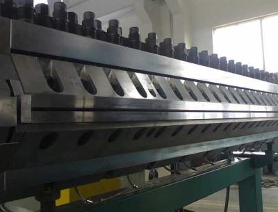 China PVC Wavy Plate Plastic Extrusion Machine For Gallery and Clapboard for sale