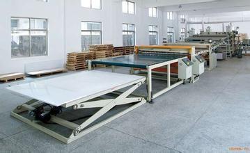 China WPC PVC Double Screw Extrusion Line for 1220x2440mm Foamed Boards with 50-75% Wood Content for sale