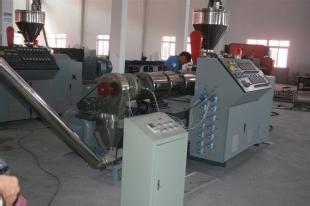 China Hydraulic Automatic PVC Conical Twin Screw Pelletizing Machine 55/110 22KW Hot Cutting Granulator for sale