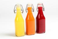 China 11oz BPA Free Glass Milk Bottles Reusable With Metal Twist Lids for sale