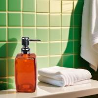 China Orange Colored Glass Bathroom Soap Dispenser 575ML Square Glass Pump Bottles for sale