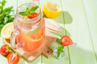China Glass Mason Beverage Jar With Airtight Lid Vintage Style Customized for sale