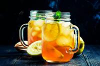 China Drinking Large Glass Mason Jar With Handle 24OZ Classic Design for sale
