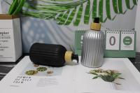 China 420Ml Ribbed Glass Liquid Soap Bottle with Pump for Personalized Gifts Reusable for sale