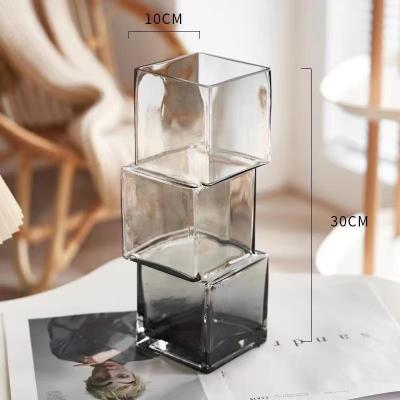 China Stylish Modern Glass Vase for Home Office Decor Elegant Transparent Centerpieces for sale