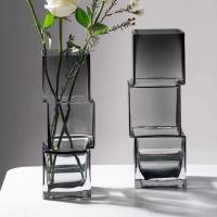 China Modern Decorative Glass Vase Elegant Floral Display Centerpiece For Any Setting for sale