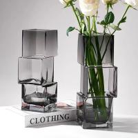 China Stylish Modern Glass Vase for Home Office Decor Elegant Transparent Centerpieces for sale