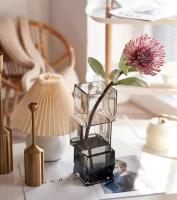 China Modern Decorative Glass Vase Elegant Floral Display Centerpiece For Any Setting for sale