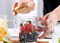 China Personalized Glass Coffee Mugs With Wooden Lid Heat Resistant Glass for sale