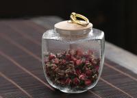 China Crystal Sealable Glass Bottles Wooden Healthy Lid Korean Style 390ml / 420ml Capacity for sale