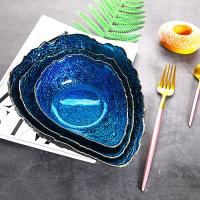 China 4mm Thick Customized Logo Drip Shaped Glass Salad Bowl for sale