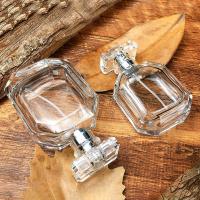 China Custom Luxury 50ml 100ml Square Spray Glass Perfume Bottle Perfume Packing bottle for sale