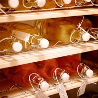 China 1000ml Glass Drink Bottles Coffee Juice Swing Top Glass Bottles for sale