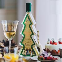 China BPA Free Empty Glass Drink Bottles 500ml Christmas Tree Glass Bottle for sale