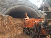 China 4 Wheels Concrete Spraying Equipment KC2512W Crab Swing For Space Limited Condition for sale