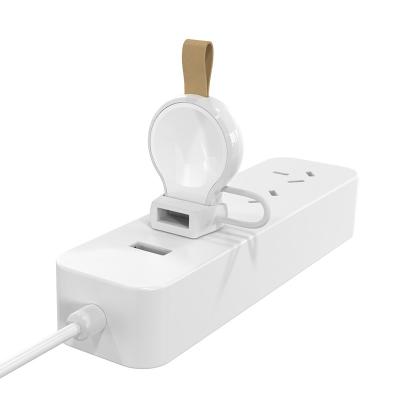 China ROHS 2.5W Portable Wireless Apple Watch Charger With Magnetic White USB Port for sale