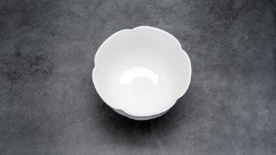 China High Temperature PET Dish Plate Flower B Size L 13.7cm Wear Resistant Microwave Safe for sale