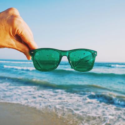China 135x158x40mm Colour Therapy Sunglasses Translucent Green Tinted Lenses for sale