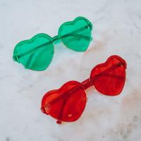China Unisex New Designs Sunglass Fashion Sun Shades Trendy Sunglasses Shaped Women for sale