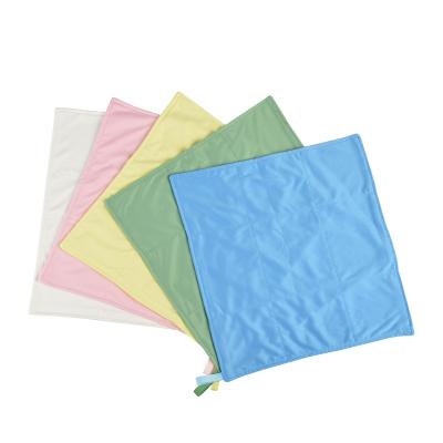 China GMP Cleanroom Microfiber Wipers 30cm x 30cm Lint-Free Autoclavable for Pharmaceutical Electronics for sale