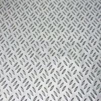 China Aluminum Checkered Plate 5052 6061 Diamond Pattern Anti-Slip Sheet 0.3-10mm Thick for sale