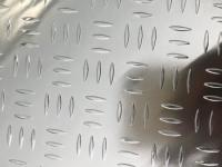 China Aluminum Diamond Checkered Plate Sheet 3003 5052 6061 Embossed Anti Slip 0.3-10mm Thickness for sale