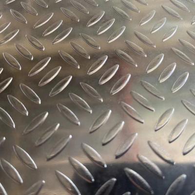 China 5052 H32 Aluminum Checkered Plate 0.3-10mm Thickness Anti-Slip Embossed Sheet for Truck Flooring for sale