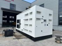 China 1000kW Yuchai Diesel Generator Set Acoustic Enclosure 400V 50Hz Three Phase for sale