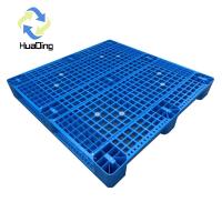 China Blue Color Three Runners Plastic Pallet with Antislip Rubber Inserted Made by HUADING for sale