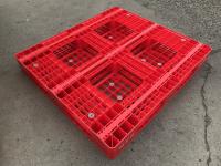 China Single Faced Euro Type Plastic Pallet with Open Deck and 6 Runners Customizable Color for sale
