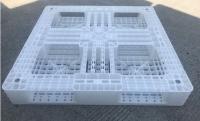 China Durable HDPE Material Plastic Pallet for Injection Molding Process and 1400*1400 Size for sale